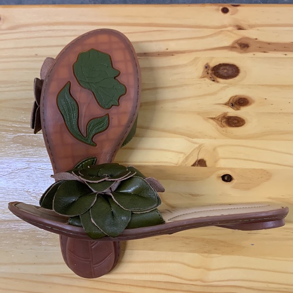 Born | Shoes | Born Crown Olive Large Flower Flip Flop Sandal | Poshmark